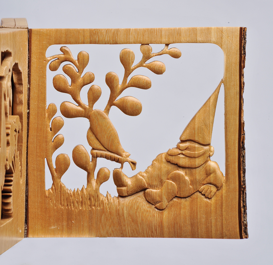 Creating a Log Picture Book - Woodcarving Illustrated